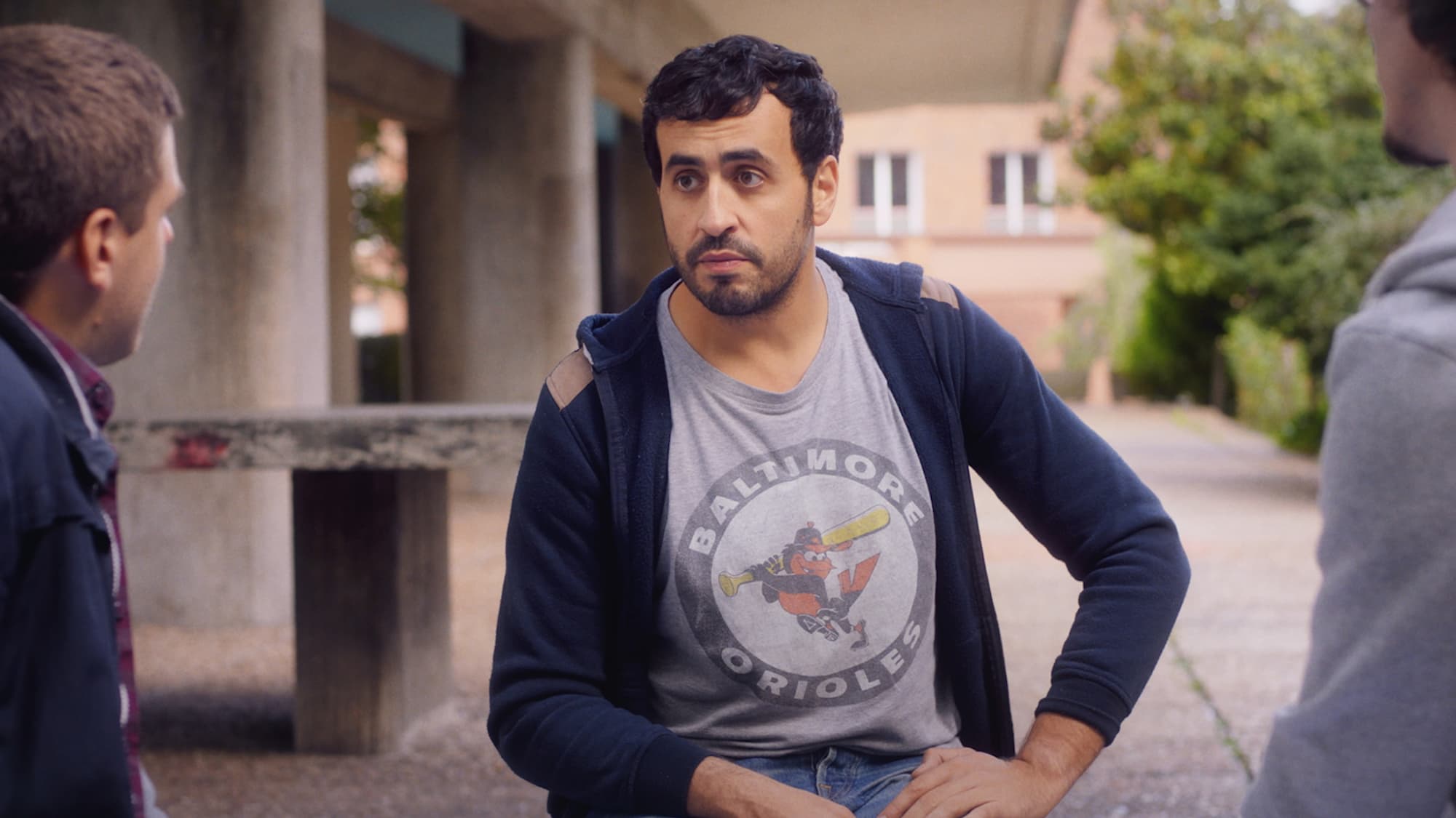 Serge le Mytho : la série déjà culte avec Jonathan Cohen arrive sur Disney+ | SFR ACTUS