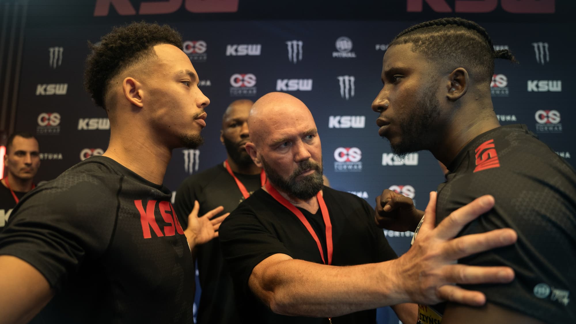 La Cage : profitez d'une offre spéciale Netflix & RMC Sport offerts ...