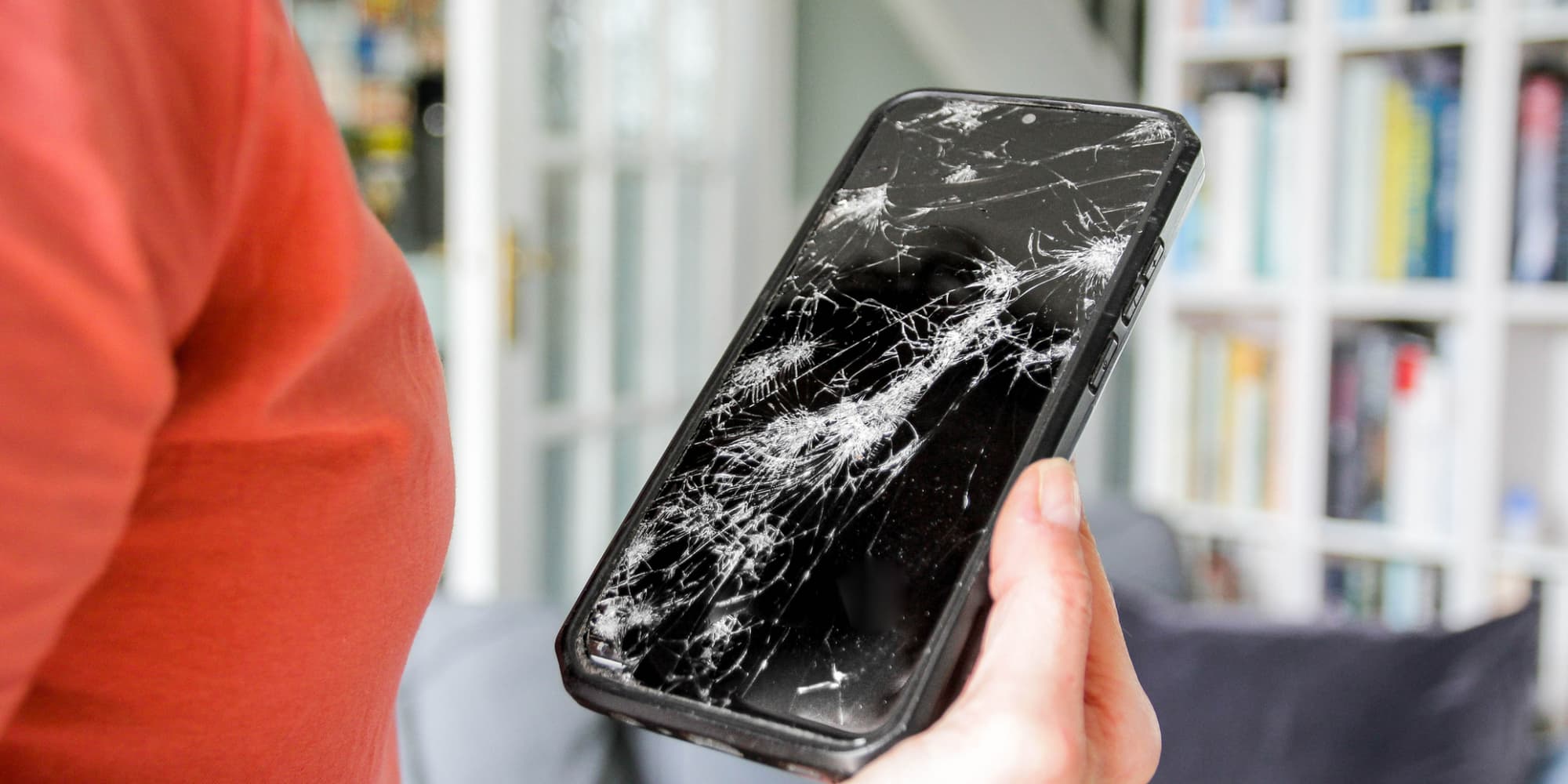 Comment récupérer des photos d'un smartphone cassé ? | SFR ACTUS