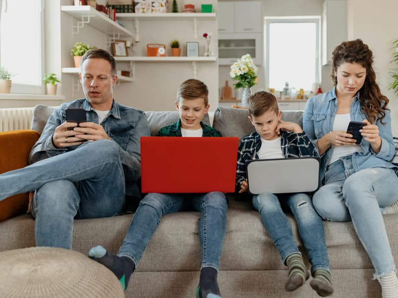 Offre mobile : découvrez le forfait 60 Go 5G à 27,99€ par mois chez SFR ...