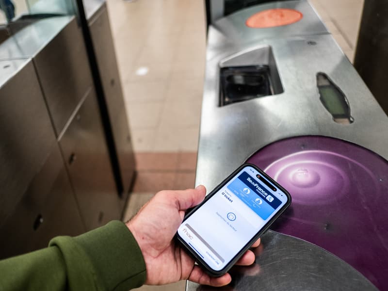 Comment prévenir la cybercinétose, le mal des écrans ? | SFR ACTUS