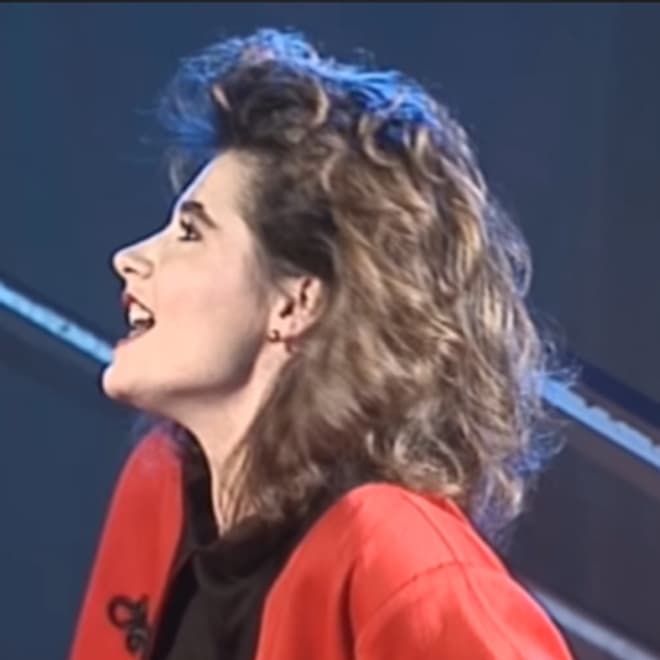 5 choses à savoir sur Emmanuelle, la chanteuse de Premier Baiser | SFR ...