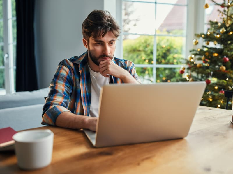 Comment prévenir la cybercinétose, le mal des écrans ? | SFR ACTUS