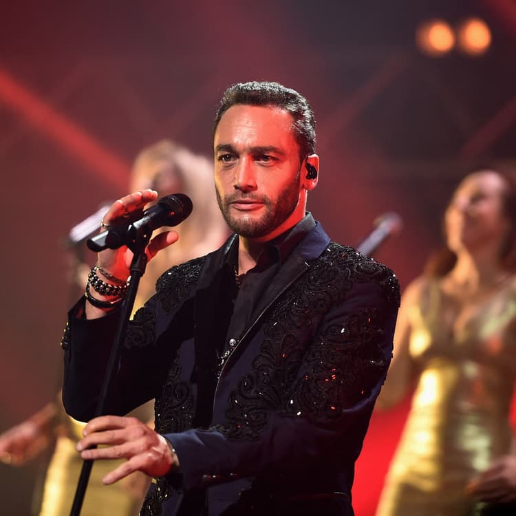 Jean-Baptiste Guégan rend hommage à Johnny dans un nouveau single | SFR ...