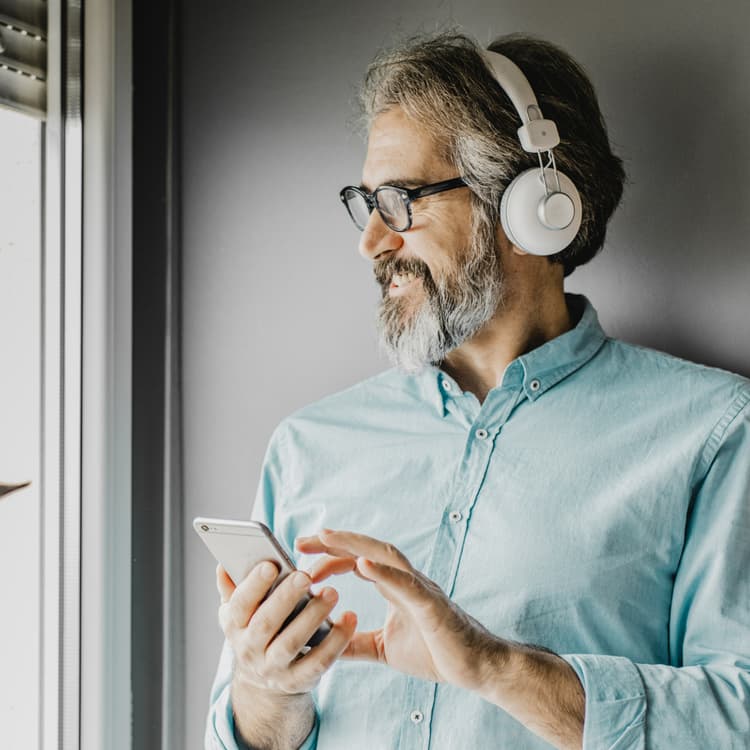 Deezer : notre sélection de podcasts à écouter en 2023 | SFR ACTUS